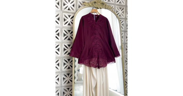 Embun Sulam Kebaya (Size L)