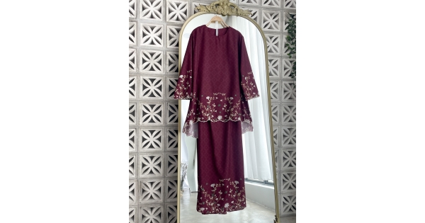 Jameera Kurung Set (Size M)